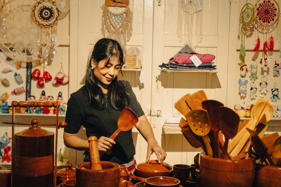 women to women : "The owner of 'she creates,' an initiative aimed at ...