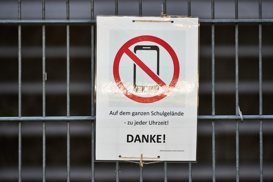 Handynutzung in Schulen: Handyverbot an Schulen